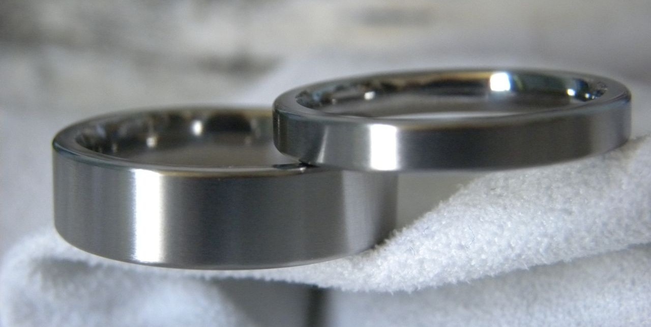 What You Need To Know About Choosing Wedding Ring Metals – Long's Jewelers